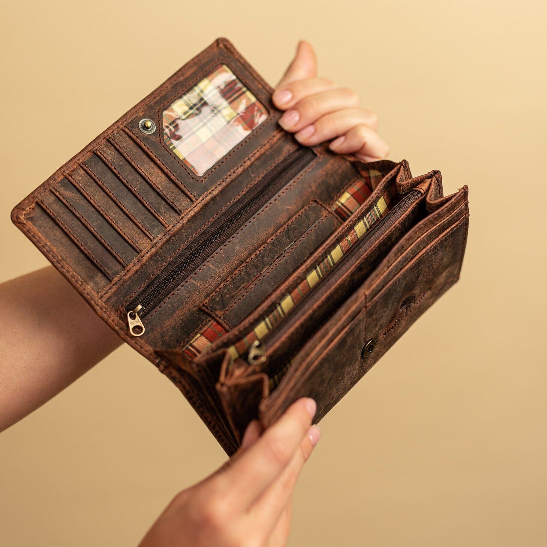 Shop Stylish Women’s Wallets with Card Slots – Vintage Leather Sydney