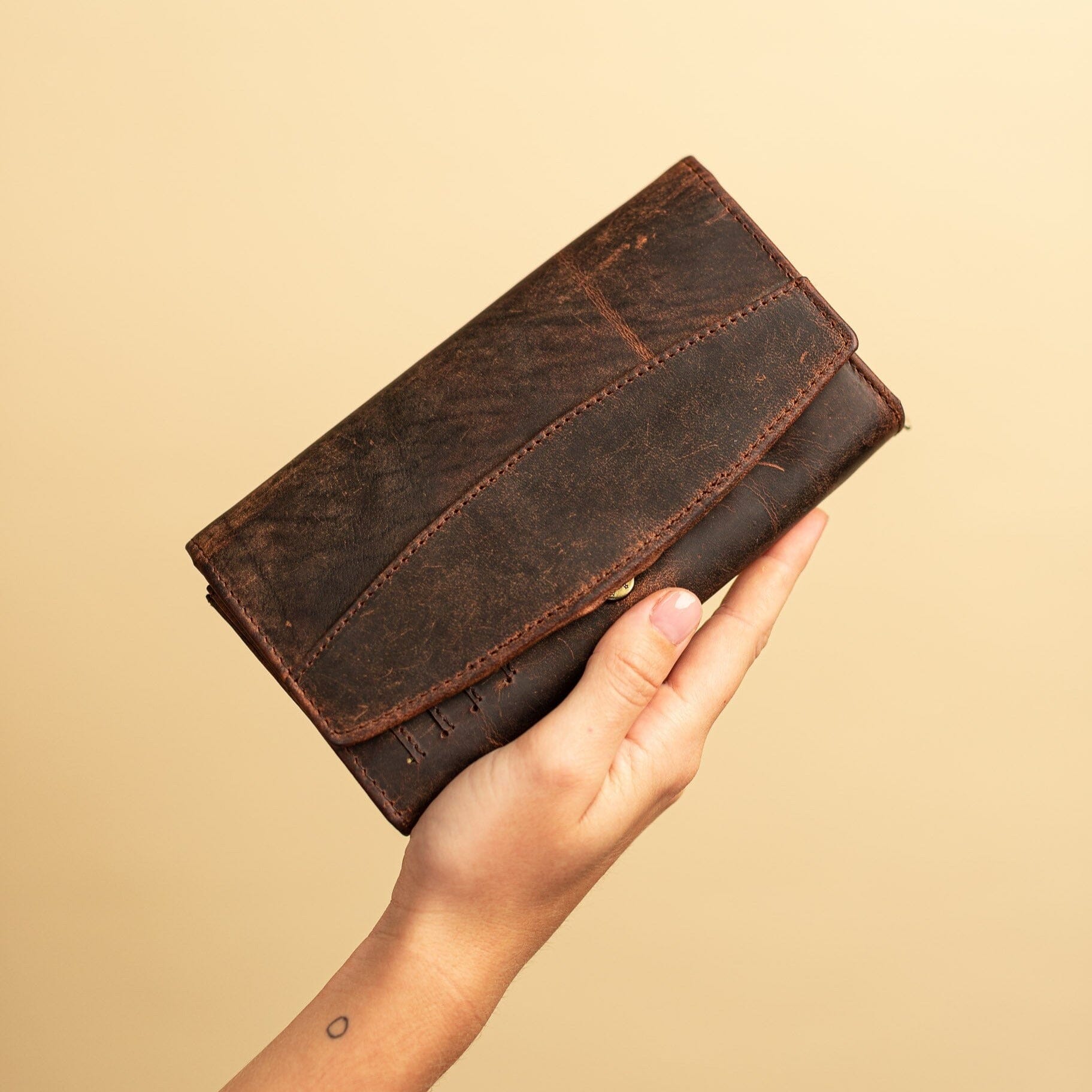 Find the Best Tan Wallets for Women Online – Vintage Leather Sydney